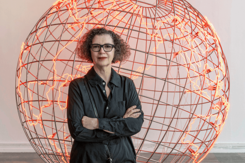 Mona Hatoum – Tiểu Sử Cuộc Đời, Con Đường Nghệ Thuật & Các Tác Phẩm ...